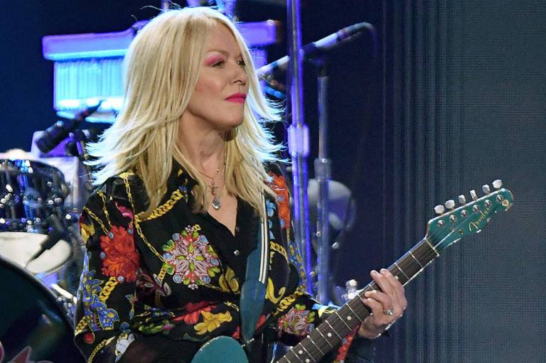 Nancy Wilson: The Rock and Roll Trailblazer – oscaronguitars.com